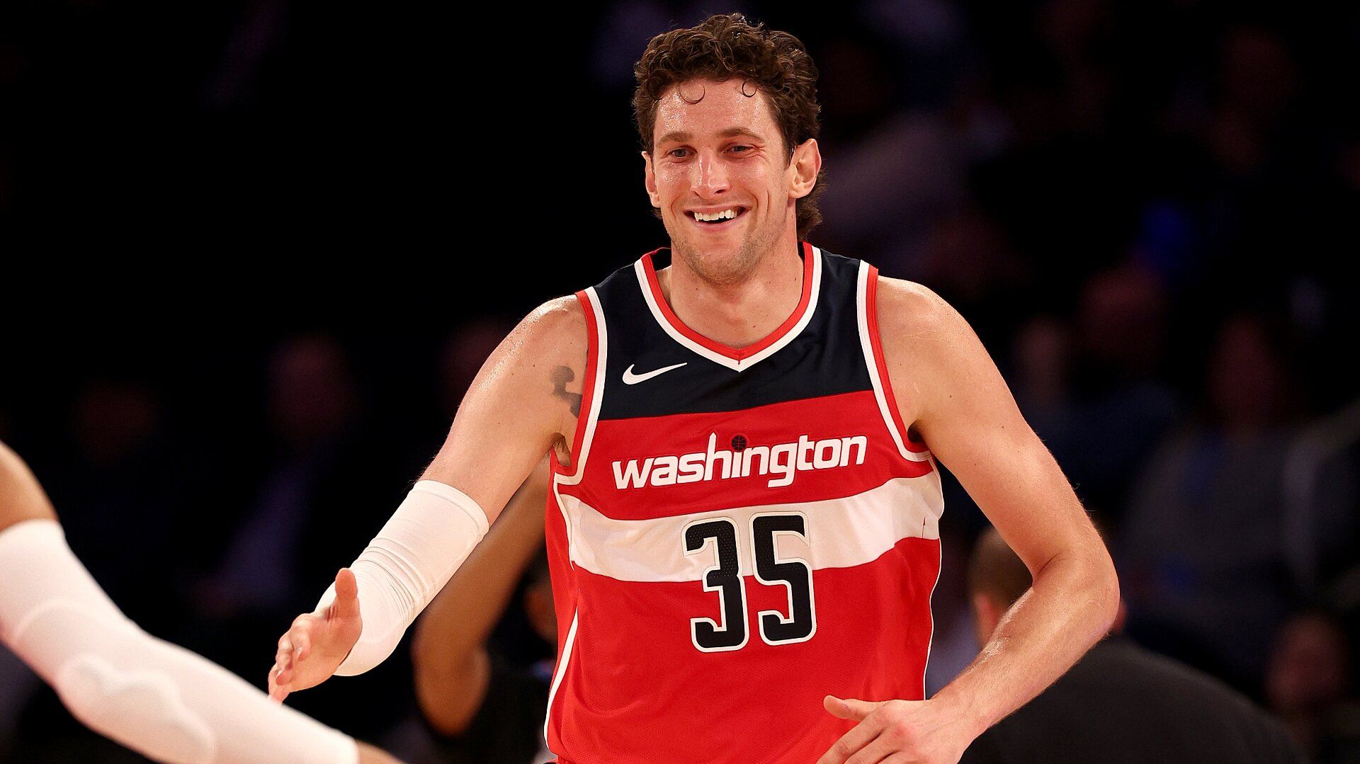 Mike Muscala lives 'carpe diem' mantra in new Wizards tenure