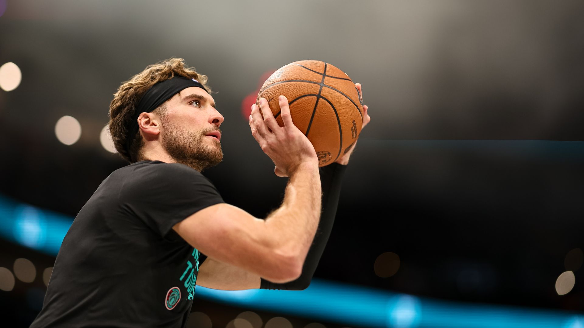 The numbers behind Corey Kispert and Tyus Jones' pregame shooting routines